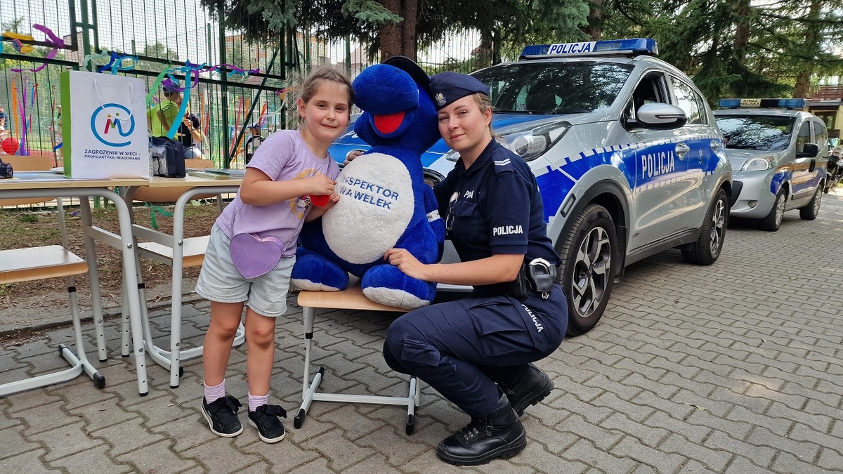Policjanci z Komisariatu II uczestniczyli w rodzinnych piknikach - AKTUALNOŚCI - Komenda Miejska ...